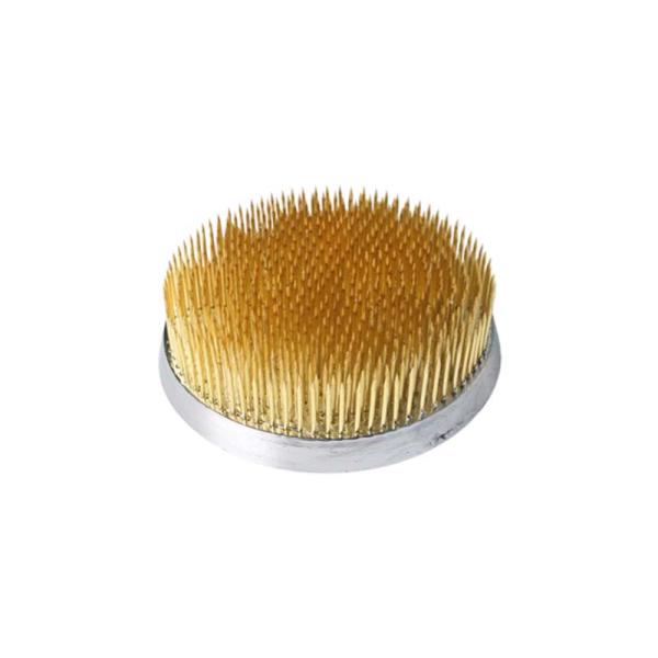 細い茎でもしっかり固定。より繊細な草花に最適！通常タイプの剣山よりも針の太さを細くし、約1.2〜2倍の針数を密集させることにより、細い茎でも確実に固定することができます。品　番：603サイズ：φ88mm×H25mm重　量：585g/個材　質...