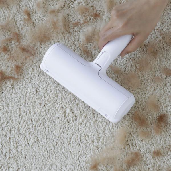 前後に動かすだけでカーペットのほこりやごみを集めることができます。ごみ捨てもワンタッチ開閉式で簡単にご利用できます。電源、電池いらずで環境と家計に優しいエコ商品です。騒音の心配もいらず時間を問わず使用することが可能です。品　番：SV-788...