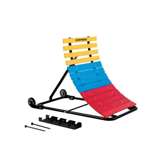 エバニューの逆上がり補助器の特長！ポイント1 足がはさまらないよう板のピッチが狭い ！ポイント2 直径3.4cmの安定したパイプ！品　番：EKD385サイズ：長さ：129cm×幅74cm×高さ105〜118cm　土台フレーム：直径3.4cm...