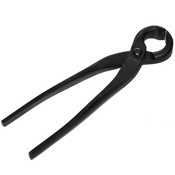 フトコロが深く、かなり太くなった枝や根を断ち切ります。シンプルな形状ですが切断能力は間違い有りません。名前の如く幹を縦に割り、根を断ち切る為の専用工具です。昔からの植木や盆栽の剪定作業工具ですが、今でも愛好者が必要としていて当社も、永きに渡...