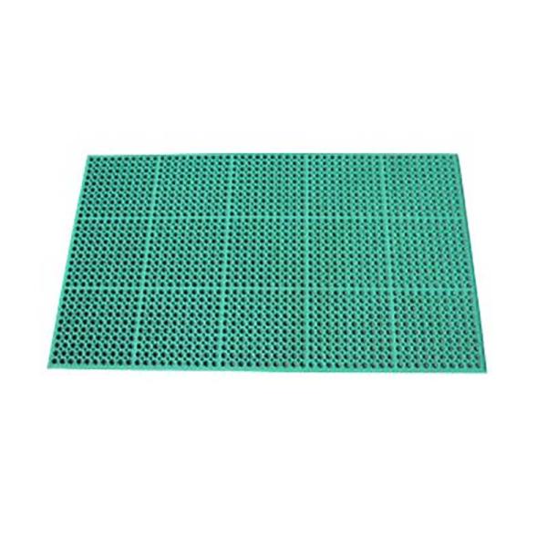 遊具の下など落下・転倒時の安全対策用の天然ゴムマット。天然芝生の保護、土止め・砂落としにもおすすめです。※落下に関しては安全基準に不適合になる場合があります。品　番：900463サイズ：幅94×長さ155×厚み1.4cm重　量：12kg入　...