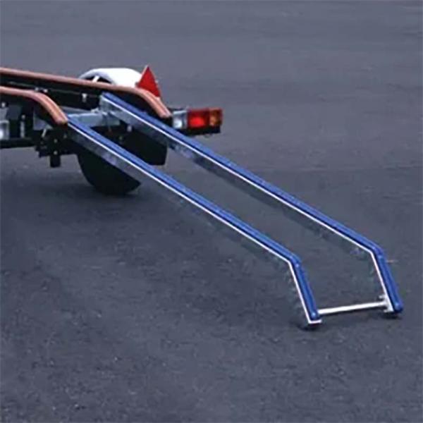 トレーラースロープレールを装着することで艇の上げ下ろしがスムーズにできます。テールランプ、車軸部等、水に浸けることがないので、トレーラーの傷みを防ぎ長持ちさせます。トレーラー側の加工はUボルトにてレールガイドをトレーラーの後部フレームに装着...