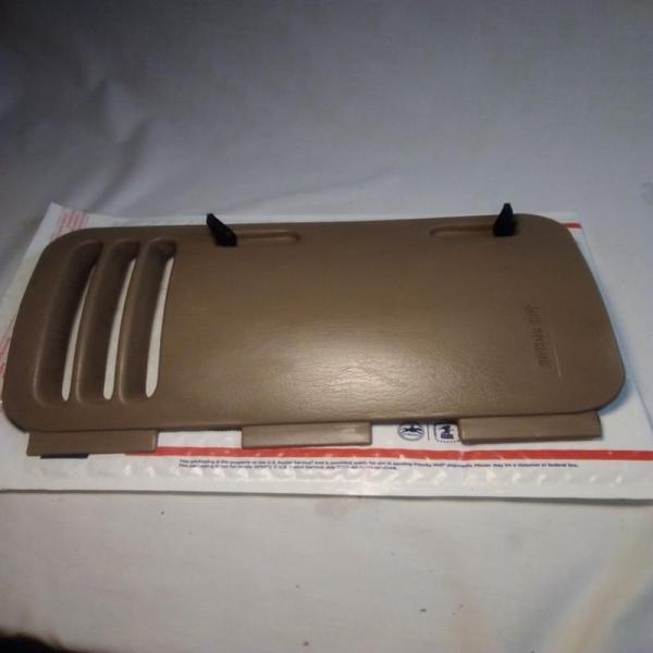 USリアーカーゴカバー 1999年から2002年までのフォードエクスペディションのジャックドアまたはカバーこれはタンです。  Jack door or cover for Ford Expedition 1999 through 2002 ...