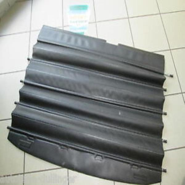 USリアーカーゴカバー 起源 VW Golf 3 Variant Laderaumabdeck   ung 1H9867769 schwarz  Orig. VW Golf 3 Variant Laderaumabdeckung 1H986...