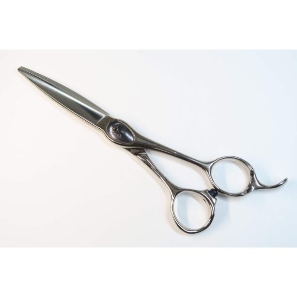 メーカー：JOEWELL ジョーウェル型番：SUPREME SCC6000F商品管理番号：H-10846利き手：右利きはさみのタイプ：シザー シザーズ シザースハンドル：オフセットインチ数：6.1重量(g)：50.5カット率 % (約の数値...