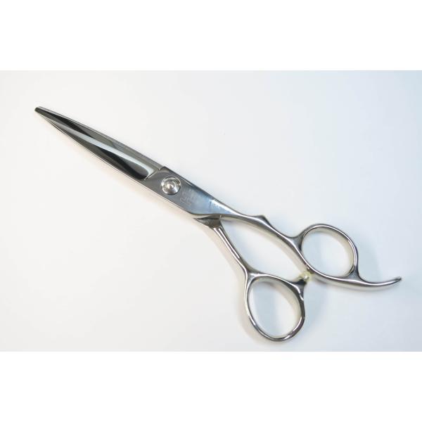 メーカー：メーカー不明型番：商品管理番号：H-10568利き手：右利きはさみのタイプ：シザー シザーズ シザースハンドル：3Dハンドルインチ数：6.0重量(g)：66.5カット率 % (約の数値)：状態ランク：C切れ味：買取した現状での出品...