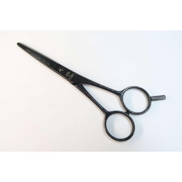 メーカー：JOEWELL ジョーウェル型番：NC-5.5N NEW COBALT 5 1/2N商品管理番号：H-10583利き手：右利きはさみのタイプ：シザー シザーズ シザースハンドル：メガネインチ数：5.3重量(g)：37.0カット率 ...