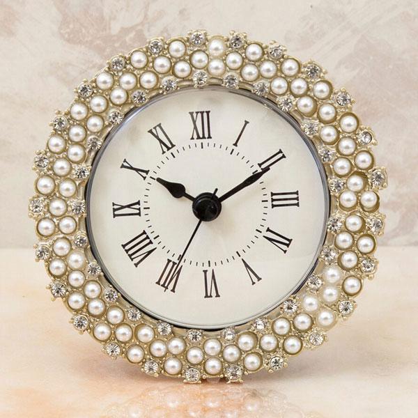 アンティーク調のマリアージュシリーズはお部屋を優雅な印象に変えてくれるでしょう。大人なお部屋のアクセントとしてオススメです。約 W10.5 x D4 x H10.5 cm亜鉛合金/エポキシ樹脂/プラスチックビーズ