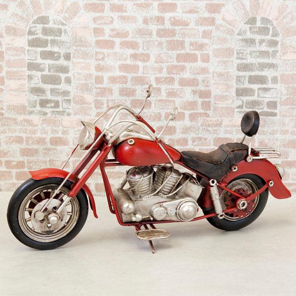 レトロで個性的なヴィンテージモーターサイクル繊細に作られたディテールや精巧な塗装が魅力の逸品です。お部屋のインテリアに置くだけで一際存在感を放ち、空間全体を引き立てます。趣味の方やコレクション好きな方にもおすすめです。是非、お気に入りのスペ...
