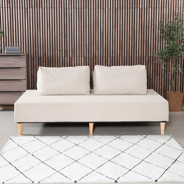このソファベッドは、北欧デザインを取り入れたシンプルでモダンなインテリアに最適です。幅195cmのコンパクトなサイズで、ワンルームや新生活にぴったり。2WAYスタイルが特徴で、背もたれとクッションを取り外すことで、簡単にベッドとしても利用可...