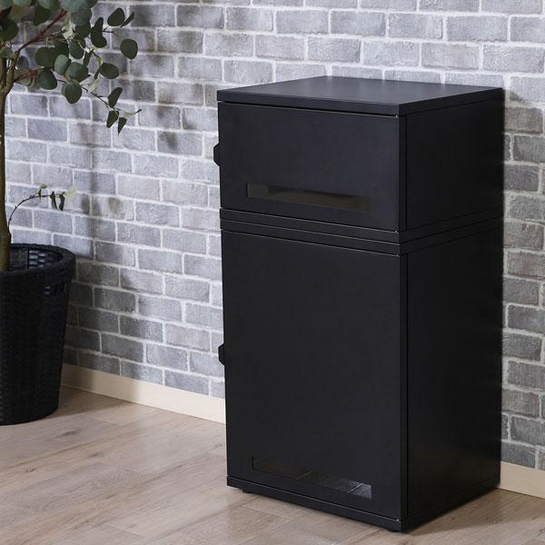 上段は約22L(幅40.5×奥行31×高さ18cm)、下段は約62L(幅40.5×奥行31×高さ50cm)と大きめの配達物でも安心。また、宅配物の有無を一目で確認できるスリット・ウインドウ仕様です。扉のサイドには宅配業者が手軽に施錠できるプ...