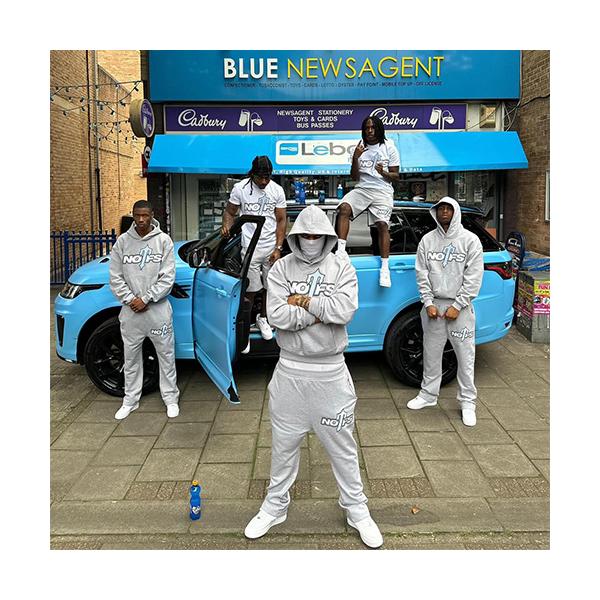 ドイツ発セットアップで定評のあるNOFS（NoneofUs） とUKを代表する人気ストリートブランド TRAPSTARの最強コラボのフーディーフーディーとスウェットパンツのセットアップをご希望の方「ストア内を検索」で「se00013」と入力...