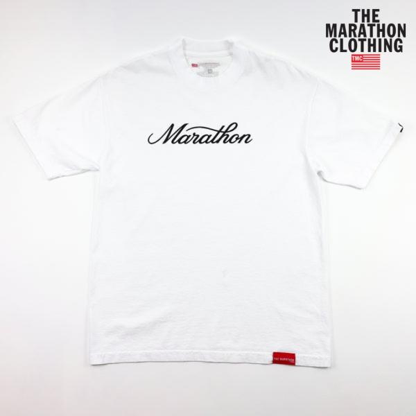 フロントにはクラッシックレターで"Marathon"ロゴがオン。左袖にはTMCのブランドネームタグ、左裾にはTHE MARATHON CLOTHINGタグがオン。NIPSEY HUSSLE【ニプシーハッスル】のオフィシャルクロージングライン...