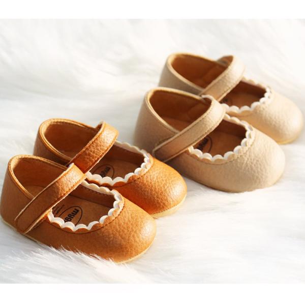 履きやすいサンダル。水遊び等、夏のお出かけに最適！カラー・サイズが豊富なので姉妹・兄弟のお揃いコーデにも最適☆・蒸れにくい・履きやすい・脱げにくい・やわらかいのが特徴です。靴の下側は滑りにくい構造となっており、適度な柔らかさがあります。※デ...