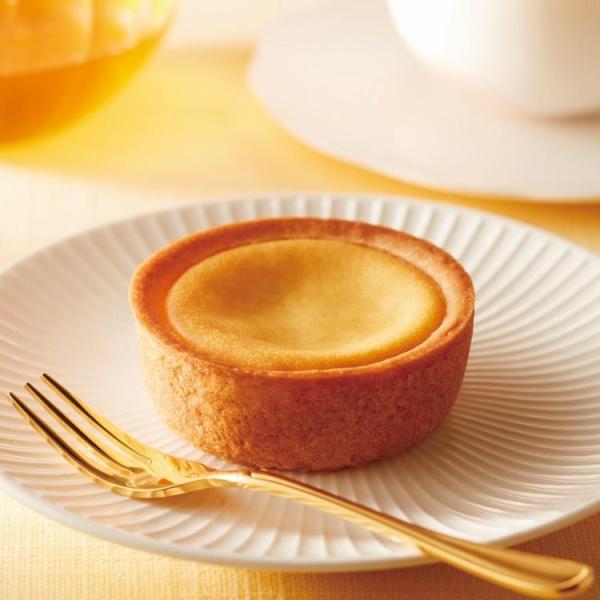 ・檸檬（れも）はレモン風味のチーズタルト。フランスでつくられた「キリ クリームチーズ」をチーズ中100%使用して丹念に焼き上げました。爽やかなレモンの風味と、クリーミーなチーズの味をお楽しみください。・キリはフランス・ベル社の登録商標です。...