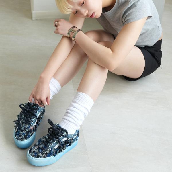 静かな強さを纏う、一点。【maison utatane｜No.SN01｜VANS OLD SKOOL STACKFORM】古布をパッチワーク状に重ね、立体的に仕上げたリメイクスニーカー。日本の伝統的な「襤褸（ぼろ）」の美意識を取り入れ、あえ...