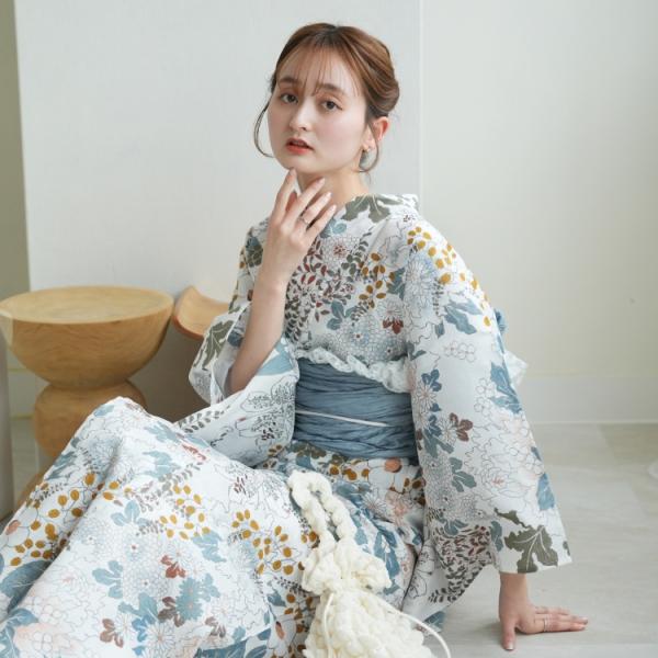 レトロな雰囲気と大人っぽさが絶妙ここでしか買えない昭和初期アンティーク復刻版【セット内容】浴衣・帯・下駄※上記以外のレースやオーガンジー飾り、帯締め等の小物類はセットに含まれません。※帯は手結び（ご自身で結ぶタイプ）です。※下駄はランダムコ...