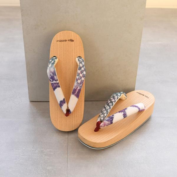 浴衣はもちろんのことカジュアルな着物にもピッタリ。木目を生かしたナチュラル感が美しく、ニスなどの塗膜がない分履きやすく汗を吸収し足裏もベタつきにくいので履き心地が爽やかな白木台座になります。裏ゴムを付けているので滑りにくく、長時間歩いても負...