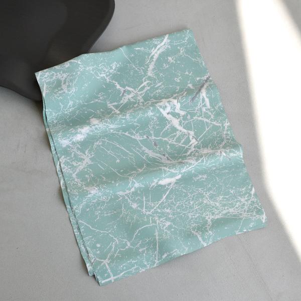 日常的にお着物を着こなされる方や初心者の方にもおすすめの「洗える帯揚げ」。ポリエステル素材なのでご家庭の洗濯機で洗えます。さりげないおしゃれが楽しめる総柄デザイン。日本製の生地を使い、国内で生産しております。※ご家庭でのお洗濯の際は、ネット...