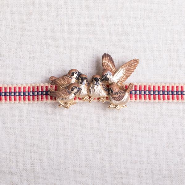 ※スマートフォンの方は「すべて見る」を押してください【数-SUU-】和アクセサリーブランド。ブランド名の「数」は “整数＝integer”が由来となりました。手作業によって生まれた繊細な 和のアクセサリーシリーズをご堪能ください。「喜雀図」...