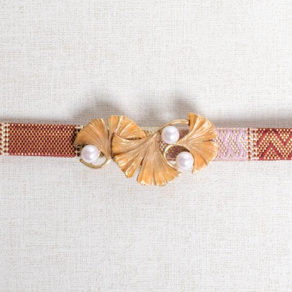 ※スマートフォンの方は「すべて（もっと）見る」を押してください【セット内容】帯留め　1点【素材】ピューター、パール【実寸サイズ】縦 約25mm×横 約48mm【原産国】日本【数-SUU-】和アクセサリーブランド。ブランド名の「数」は “整数...