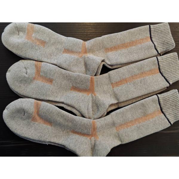 商品スペックジャンル ソックス カラー グレーメーカー名 ★★★ サイズ 25〜27cm商品名 スポーツソックス 丈(履き口〜かかと) 約26cm新品未使用品です。お値段以上の、しっかり作り込まれた商品です。アーチサポート、アンクルサポート...