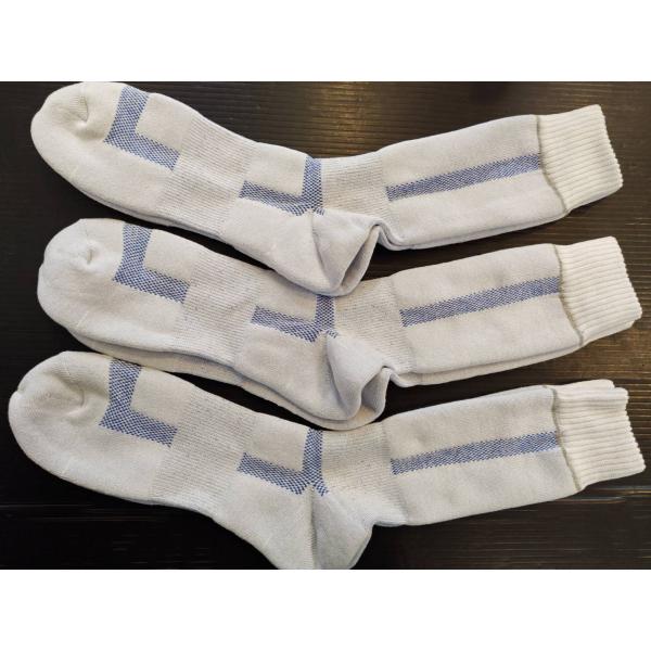 商品スペックジャンル ソックス カラー ホワイトメーカー名 ★★★ サイズ 25〜27cm商品名 スポーツソックス 丈(履き口〜かかと) 約26cm新品未使用品です。お値段以上の、しっかり作り込まれた商品です。アーチサポート、アンクルサポー...