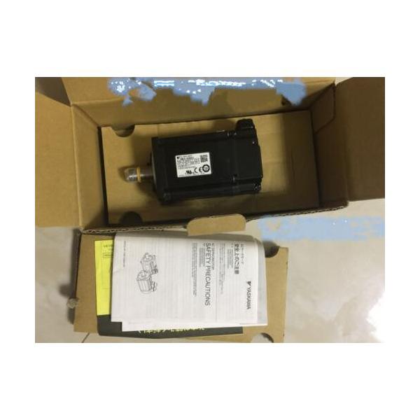 1PC 未使用 AC SERVO MOTOR SGMAV-04ADA21 NEW ORIGINAL cl