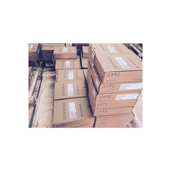 1PC NEW ORIGINAL 未使用  SGMEA5AF12新品 SGMPH15A1A2S 1 台