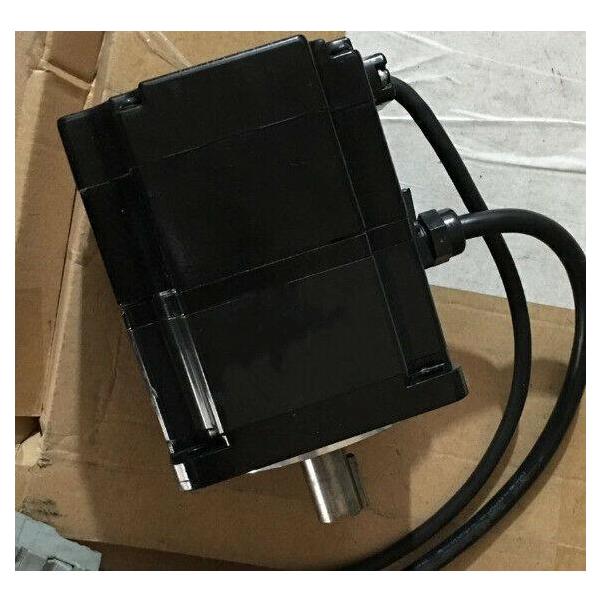 1PC  AC SERVO MOTOR SGMP-01AWYR12 NEW ORIGINAL1PC  AC複数在庫SGMP-01AWYR12新しいオリジナル