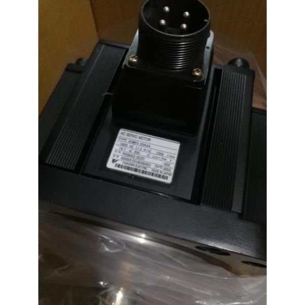 1PC NEW ORIGINAL   SERVO MOTOR SGMG-13A2A1PC新しいオリジナル複数在庫SGMG-13A2A