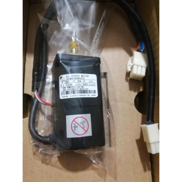 1PC  NEW  AC SERVO MOTOR SGM-A5A312 SGMA5A3121PC New  AC複数在庫SGM-A5A312 SGMA5A312