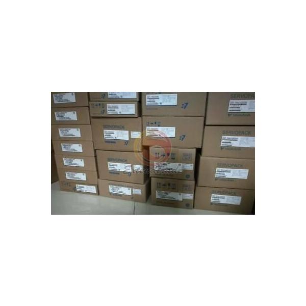 1PCS NEW  Servo Motor SGMAH-04BAA411PCS NEW  SERVO MOTOR SGMAH-04BAA41