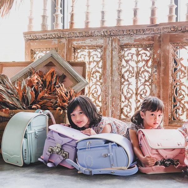 素　材：　本体素材：クラリーノ(R)エフ　背裏素材：エアーフレッシュ　肩ベルト：楽ピタサイズ：縦31×横23.3×マチ12cmオオマチサイズ：12cm重　さ：およそ1,220g前後内張り：合皮総内張り原産国：日本仕　様：フィットちゃんくるピ...