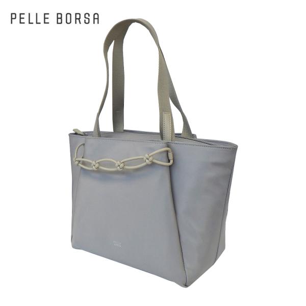 素　材：ポリエステル100％×牛革×合成皮革サイズ：W26.5×H22.5×D14cm重　さ：360g仕　様：　トートバッグ　前面：ポケット(マグネット式)　後面：ポケット(マグネット式)　本体内部：アテポケット×1・片マチポケット×1・ボ...