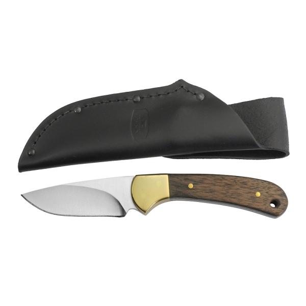 全長:18.4cmブレード:7.9cm 420HC重量:147.4gレザーシース付20世紀の半ば、カンザス州の若き鍛冶屋、ホイット・H・バックは、より切れ味が鋭く、刃持ちのいい農耕用のクワをつくるため、様々な鋼材とその熱処理法の研究を始めた...