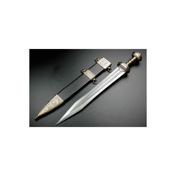 全長 約７４ｃｍブレード長 約５１．５ｃｍ重量 約２．５ｋｇ刃材 亜鉛合金ダイキャスト刀身仕上げ 古美仕上げ包装 カートン箱入り包装重量 約２．７ｋｇ包装サイズ 約９６ｃｍ生産国 スペイン