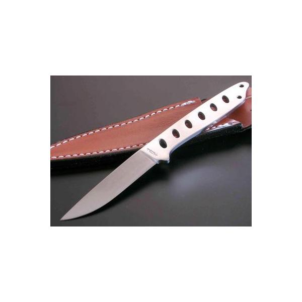 希少価値の高いHattoriのナイフです。次回はいつ入荷できるか分かりません。この機会をお見逃しなく！全長 約１６２ｍｍ刃渡り 約６３ｍｍ刃巾 約１７ｍｍ峰厚 約２．９ｍｍ重量 約４２ｇ刃・柄材 ステンレス鋼（８Ａ）包装 １ケ箱入り生産国 ...