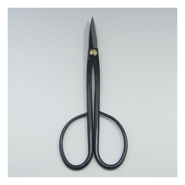 盆栽用　小枝切鋏です。柄が長細くなっており、葉や枝が込み入った箇所に最適です。全長　：　210mm刃渡り　：　52mm材質　：　SK材お取り寄せ商品の為、キャンセル・返品・交換はご遠慮ください。購入の際はサイズや用途など確認をし、間違いのな...