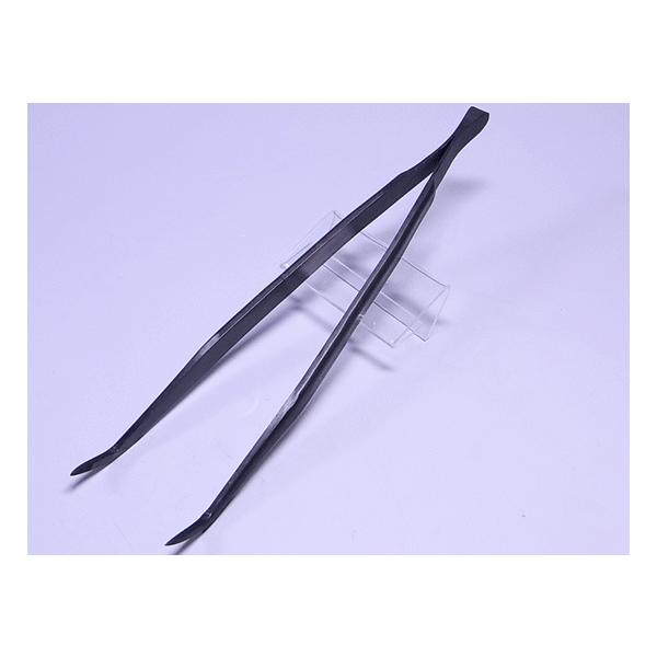 「盆栽用鍛造ピンセット　曲」曲というのは先が曲がっているものを言います。松葉の角度によって使い勝手がいいという方もいらっしゃいますが、お好みでお選びください。鍛造とは・・・他のピンセットに比べ、太く作られており、非常にしっかりしています。し...