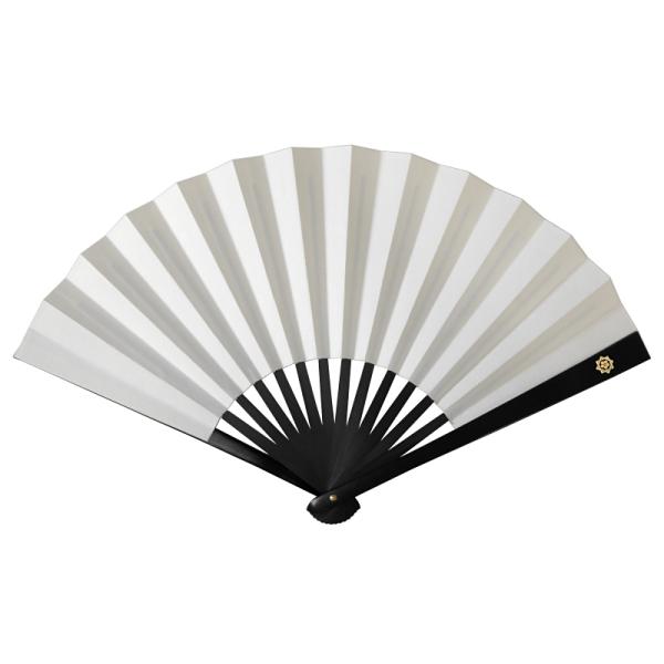 全長：約２４ｃｍ、重量：約１４０ｇ材質：鉄・竹・紙包装：１ケ箱入り、包装重量： 約２２８ｇ、包装サイズ： 約２６×６×３．２ｃｍ生産国：中国、（扇子袋付）親骨の二面に坂本家の家紋「組み合わせ角に桔梗」を蒔絵調に施しました。大変シンプルで上品...