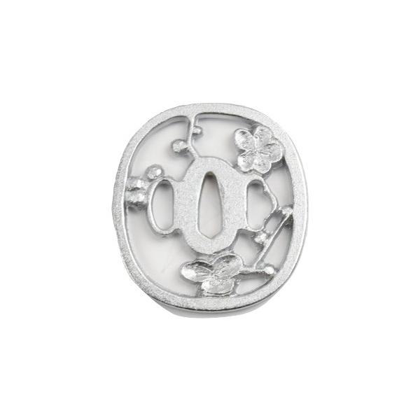 サイズ 約８１×７４ｍｍ厚さ 約６．０ｍｍ重量 約１０８ｇ材質 亜鉛合金ダイキャスト、メッキ包装 １ケ箱入り包装重量 約１３２ｇ生産国 日本ゆうパケット便での配送となります。 ●ゆうパケット配送によるお買い上げ商品の破損・紛失の補償は、理由...