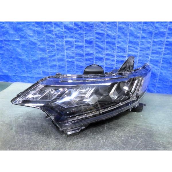 ―タイトル―2581　アウトランダー　PHEV　GG3W　後期　左ライト　LED　ECM921-01E30　4BX19 8301D3-29　GF7W　GF8W　美品―商品説明―・対応年式：平成30年8月〜・レンズ表面にはクリーニング及びコー...