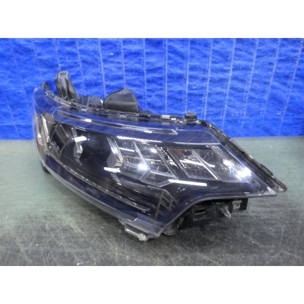 ―タイトル―1070　アウトランダー　PHEV　GG3W　後期　右ライト　LED　コンピューター付　ECM921-01E40　GF7W　GF8W　良品―商品説明―・対応年式：平成30年8月〜・画像の通り、取付1ヵ所に小キレがあります。・レン...