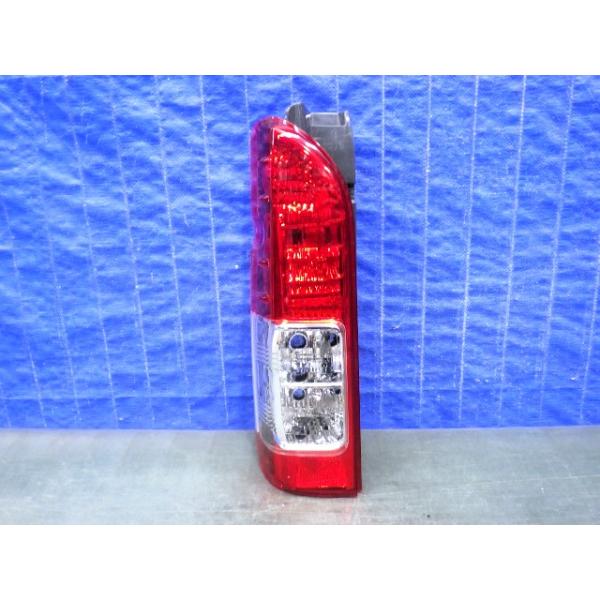 ―タイトル―S615　ハイエース　200　後期　4型　5型　6型　左テール　26-140　H28.8〜　美品―商品説明―・対応年式：平成28年8月〜・レンズ表面にはクリーニングを施してありますので、目立つ傷もなく画像の通り大変綺麗です。―注...