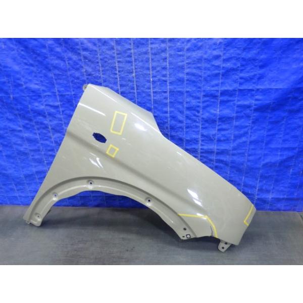 ―タイトル―F333　アルト　ラパン　HE33S　右フェンダー―商品説明―・対応年式：平成27年6月〜・カラー：トラッドカーキメタリック？・画像の通り、傷や凹み、折れがあります。―注意事項―・画像の商品以外には付属する物はありません。・その...