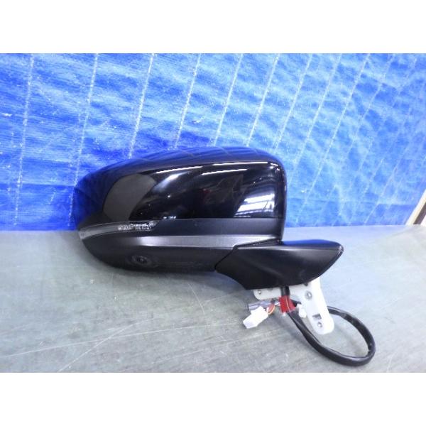 ―タイトル―K577　インプレッサ　クロストレック　GUD　GUE　右ドアミラー　13P+1本　カメラ付　046108　046307―商品説明―・対応年式：令和4年9月〜・カプラーの配線：13本+1本・カラー：ブラック系・画像の通り、傷があ...