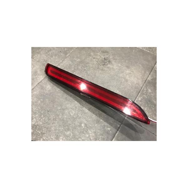 LEXUS SC430 ・LEDリフレクター×1・納期：ご注文確定後およそ3〜4週間前後※在庫欠品時は納期が掛かります。・送料ランク：ステアリング・その他商品類※V-VISIONエアロ用のリフレクターです。※LEDリフレクターにはカスタム・...