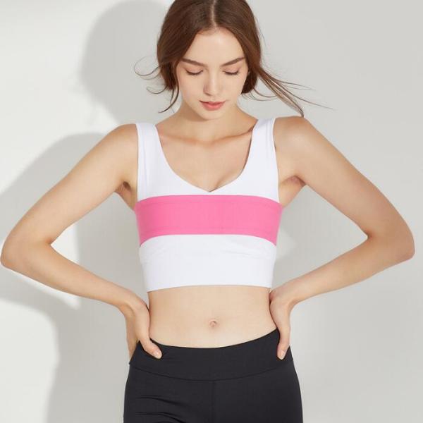 胸が揺れないバストサポートバンド・運動の際、胸の揺れを抑えてくれます。・胸の揺れを抑え、煩わしさをサポートします。・伸縮性のあるバンドで、不快感なく着用いただけます。・トップではなく、胸の上側に装着します。・4段3列のホック式で、安心のホー...