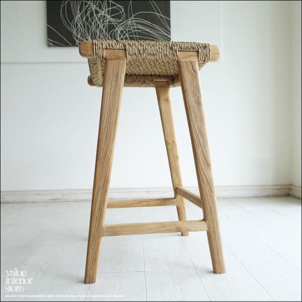 ナチュラル雰囲気が感じられて、楽な姿勢でおくつろぎいただけるチーク無垢材の「“バースツールVre/N”」無垢材の表面の凹凸をつけるラスティック仕上げにより、素材の素朴さを一層引き出す一工夫を施しています。また、座面と背もたれには、強度と耐久...